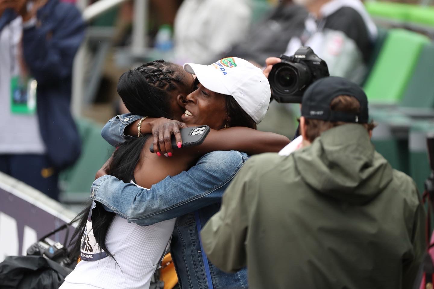 DIGGS RACES TO NCAA 400 TITLE; CHEERS REVERBERATE AROUND THE NATION ...